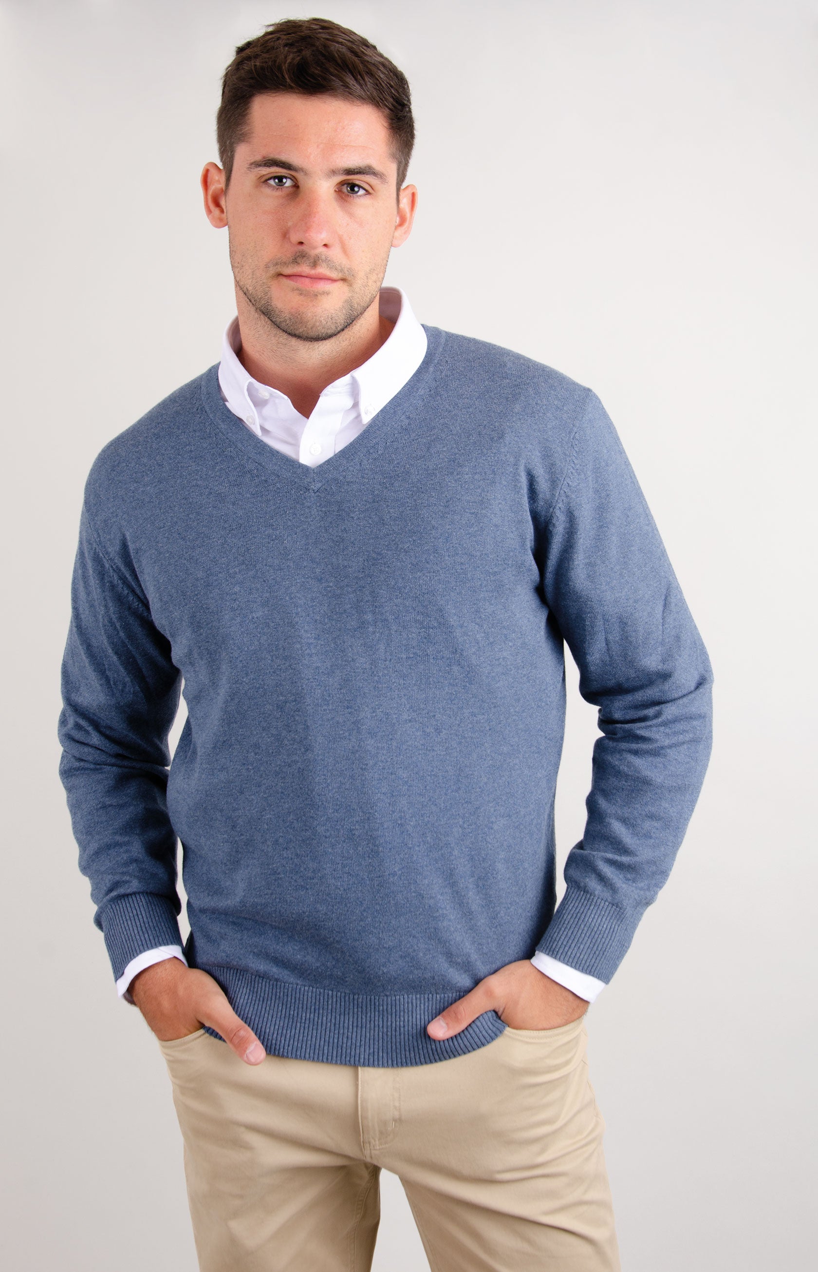 Sweater cuello V Clásico